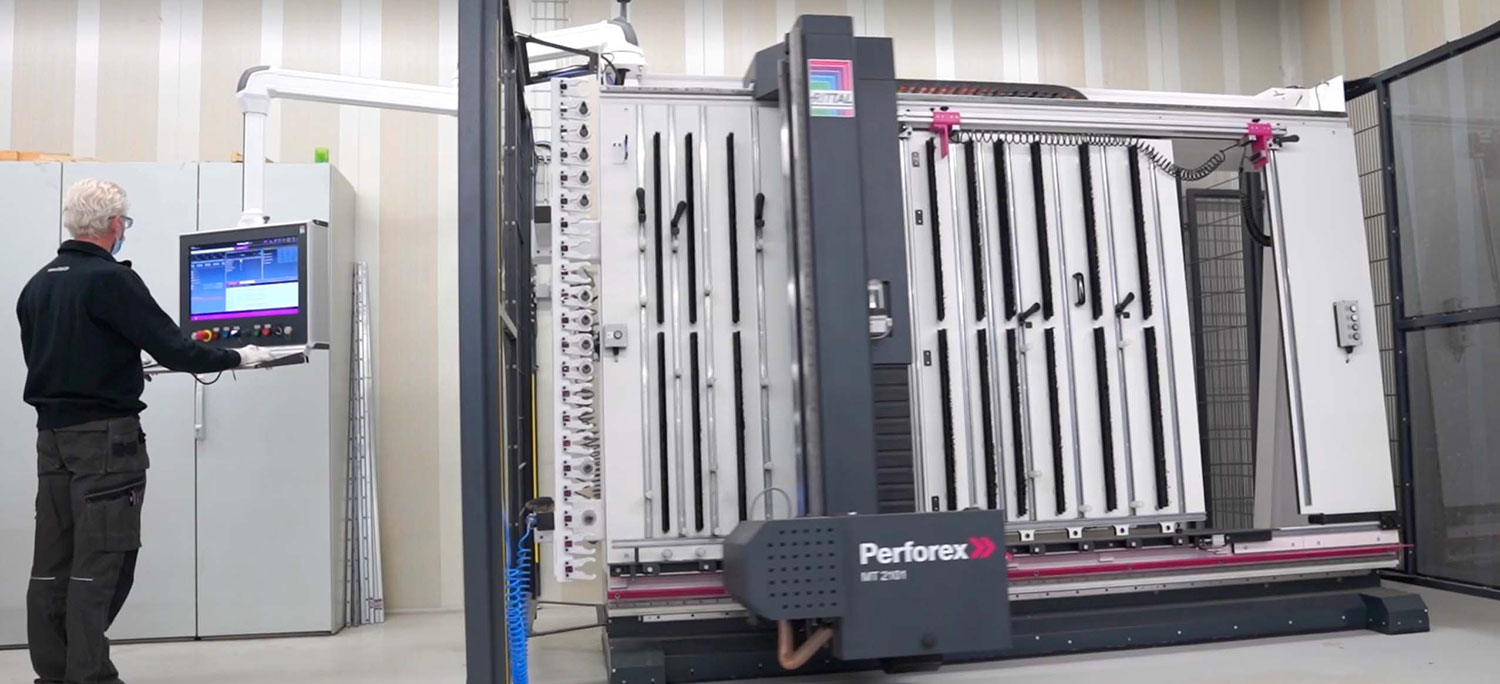 Interview voorstelling van de nieuwe Perforex MT 2021 | Rittal News ...